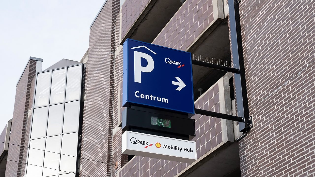 Shell en Q-Park openen samen Mobility Hub in Den Haag | Over ons