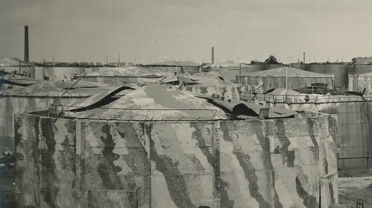 Tussen twee vuren | Over ons