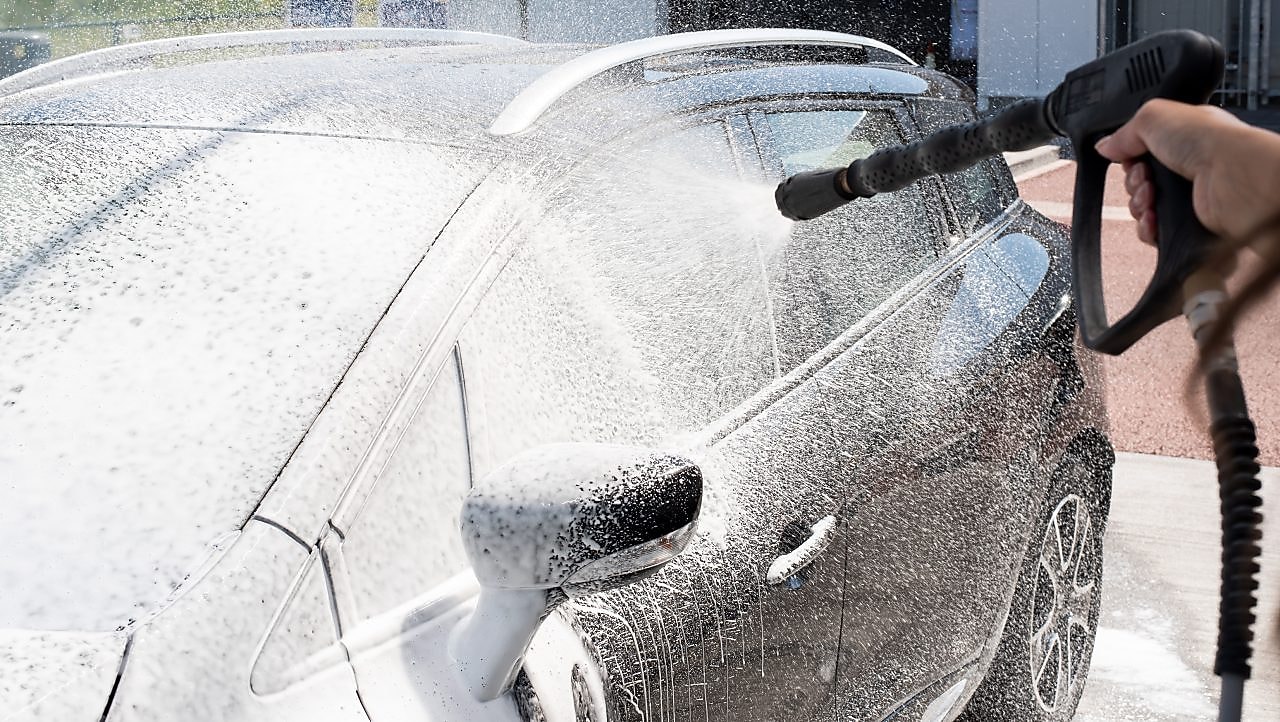 Was je auto in een wasbox | Shell Car Wash | Shell Nederland